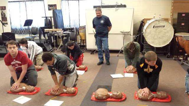 Grant helps train Cuba City High School students in CPR - SWNews4U