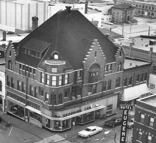 Building the White Block - Monroe Times