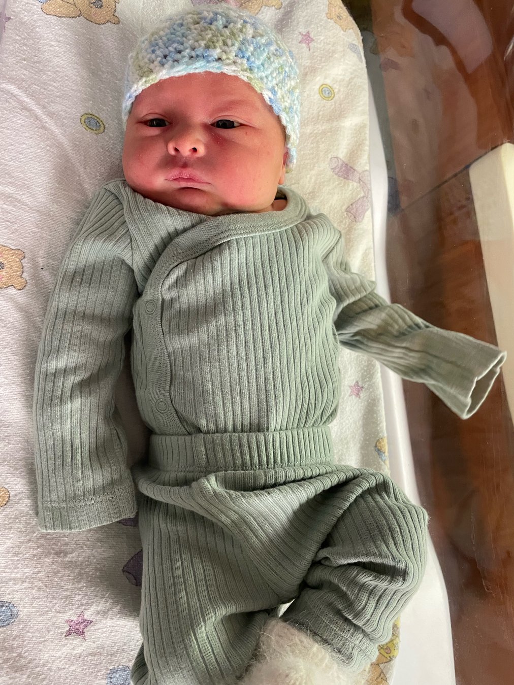 Eric and Mckenzie Mindham, a son - SWNews4U