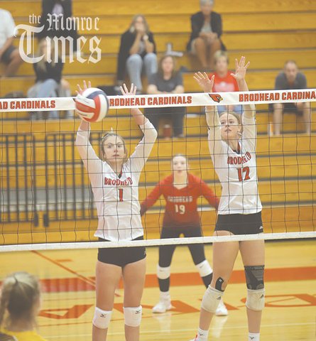 Brodhead overcomes pool play loss, wins own tournament - Monroe Times