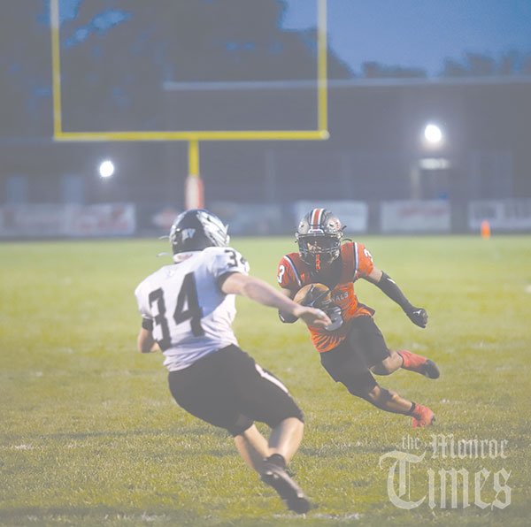 Blackhawks can’t contain Cards - Monroe Times