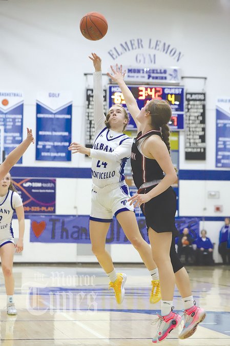 Comets cruising to the finish line - Monroe Times