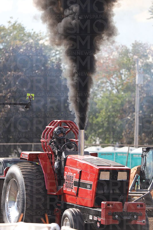 Pulling for Mike at Green County Nationals - Monroe Times