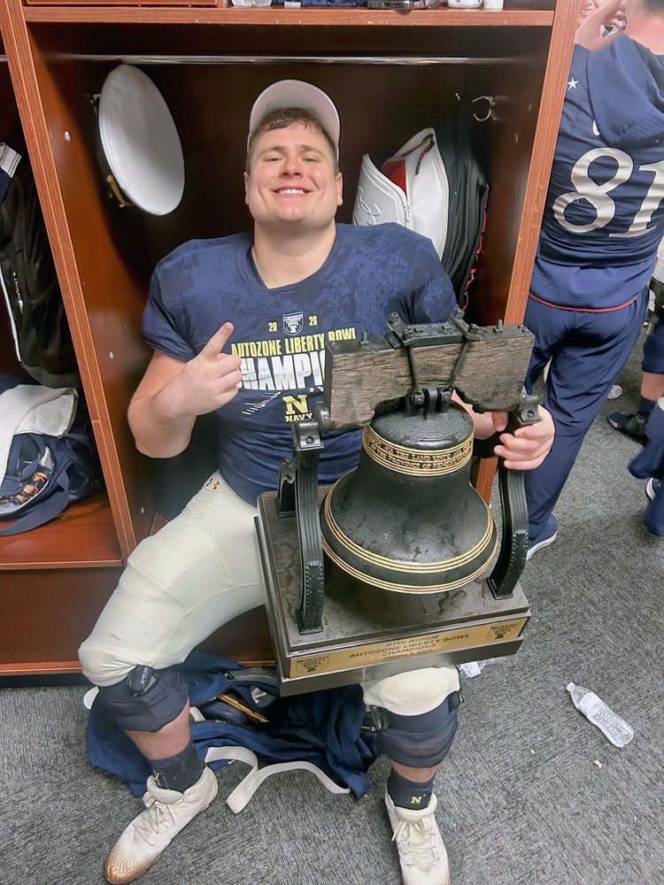 Bunker, Navy win Liberty Bowl Trophy - Monroe Times