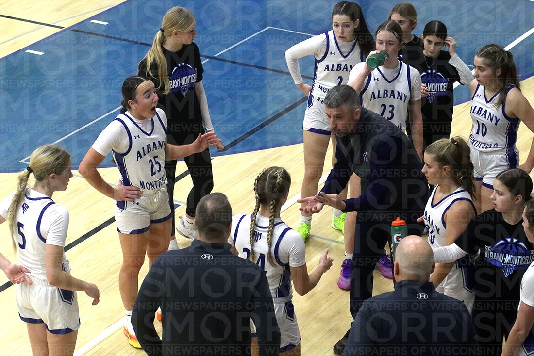 Space Stallions fend off Barneveld 46-39 - Monroe Times