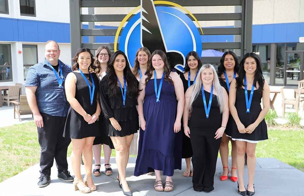 Blackhawk’s Dental students recognized in pinning ceremony - Monroe Times